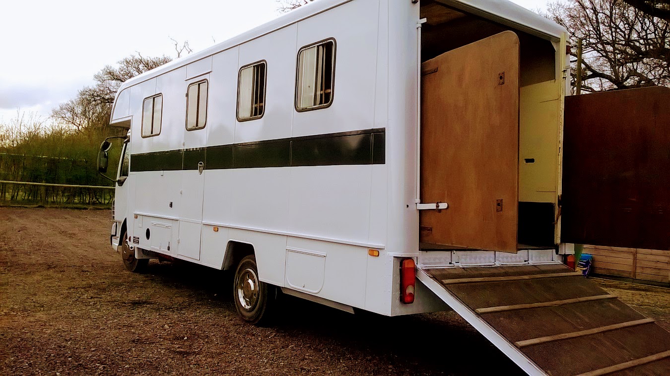oakley horseboxes Archives - Equihunter