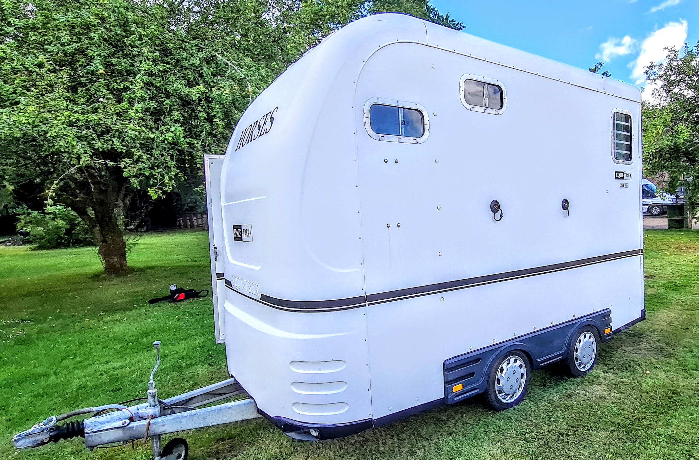 Equi-Trek Two Stall Space Treka 'L' Model For Sale - Equihunter