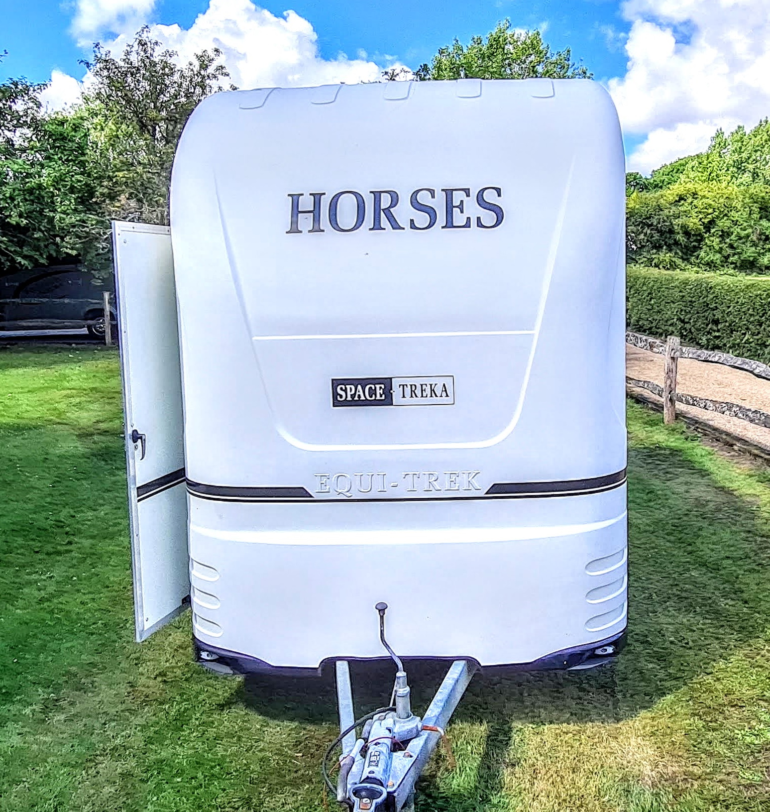 Equi-Trek Two Stall Space Treka 'L' Model For Sale - Equihunter